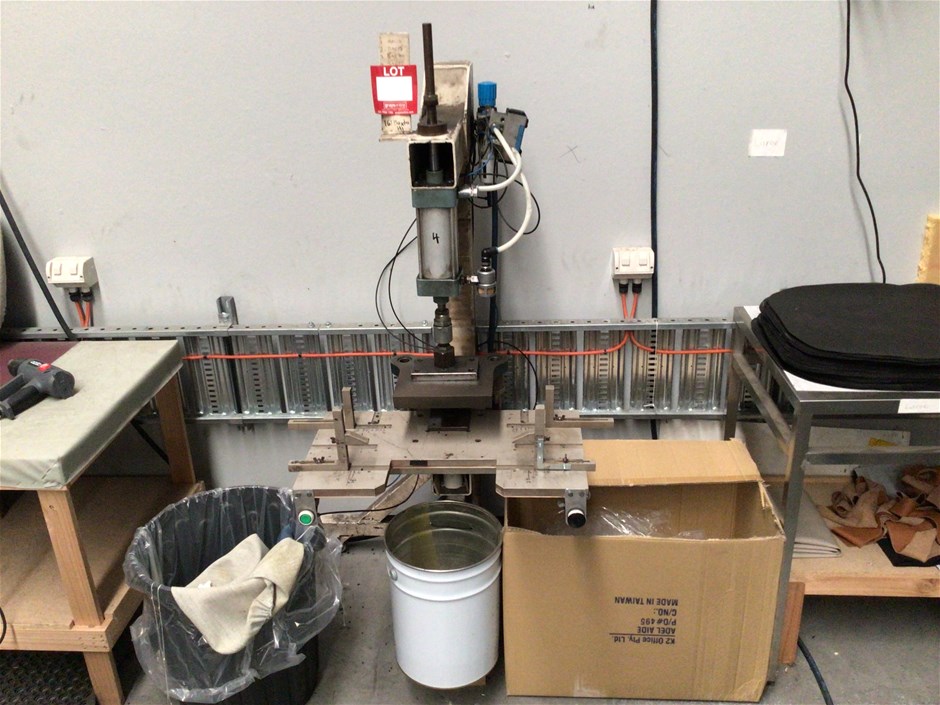 Pneumatic pressing tool Machine Auction (0013-5061282) | Grays Australia