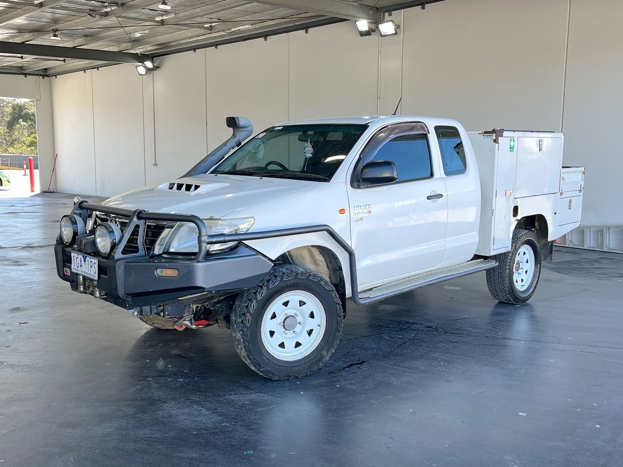 2015 Toyota Hilux 4X4 SR KUN26R Turbo Diesel Manual Extra Cab Auction ...