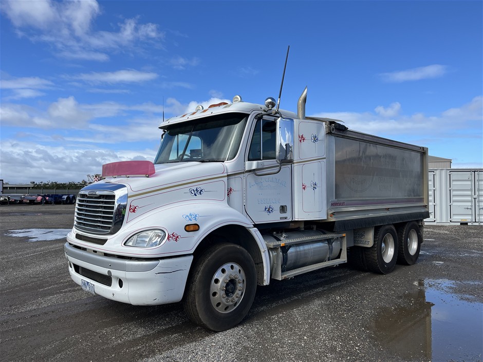 2009 Freighter Columbia FLX 6 x 4 Tipper Truck Auction (0006-8021310 ...