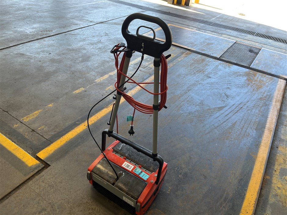 Roots Wizzard W34N 34cm Compact Scrubber Auction (0045-5061562) | Grays ...