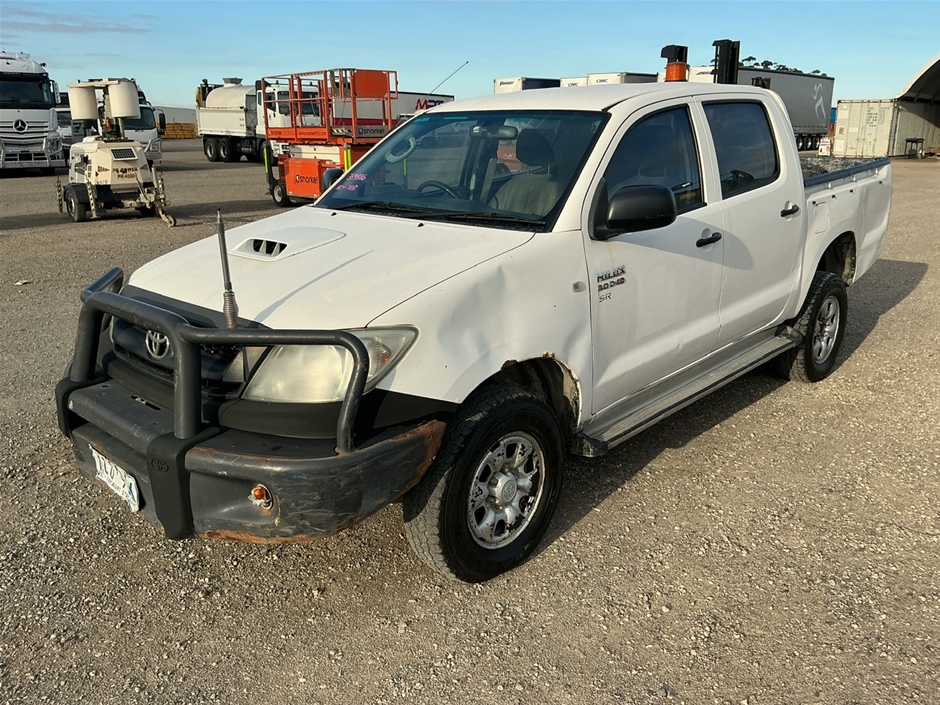 2010 Toyota Hilux SR (4x4) KUN26R Turbo Diesel Manual Crew Cab Chassis ...