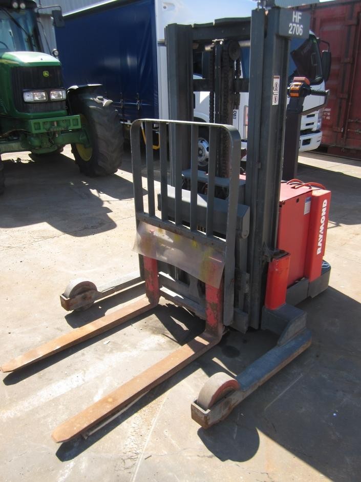 Raymond forklift, model - RRS30, serial number - RRS30-05-01272 Auction ...