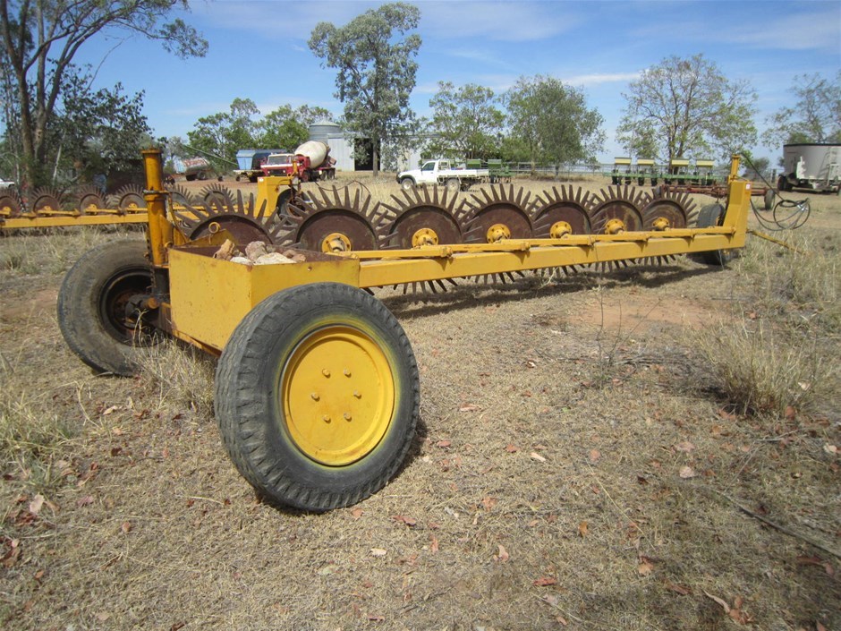 Western 7 Pin Wheel Stick Rake Auction (0006-7006296) | Grays Australia